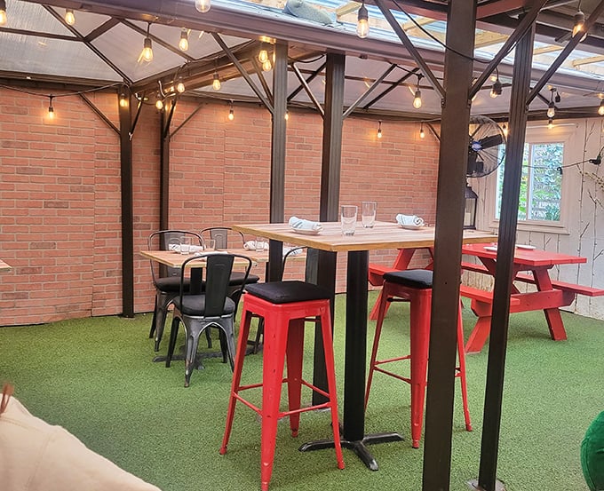 Outdoor dining that brings the garden party vibe to center city. String lights and fresh air make everything taste better.