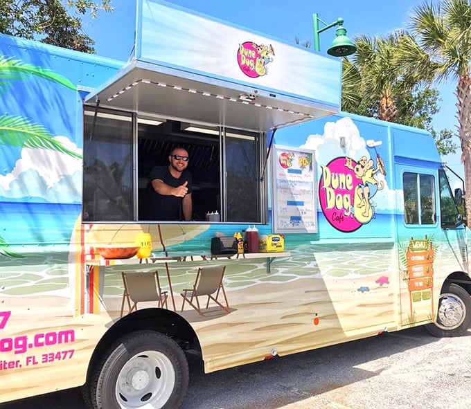 Dune Dog goes mobile! Their food truck brings those coastal flavors to events and gatherings throughout Jupiter. Beach vibes included at no extra charge.
