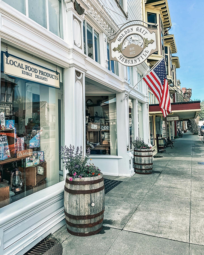 Golden Gait Mercantile offers "Local Food Products" and "Edible Delights" – old-fashioned shopping with modern taste sensibilities.