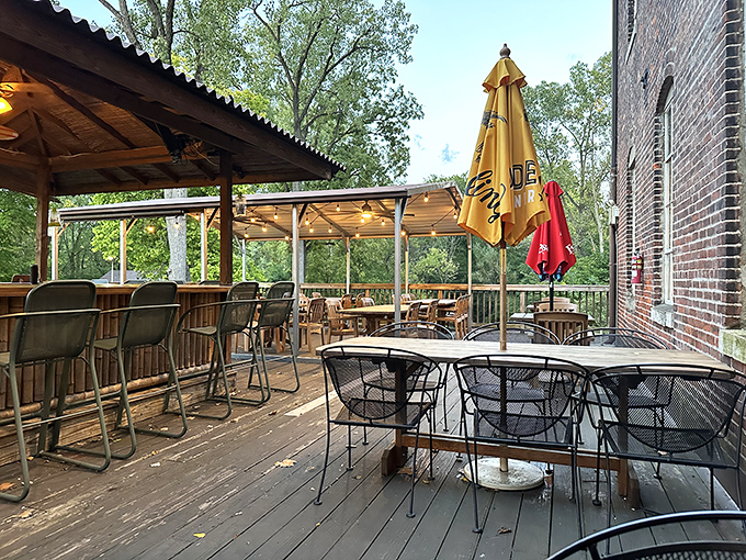 Outdoor seating where Mother Nature provides the ambiance and the kitchen provides everything else.