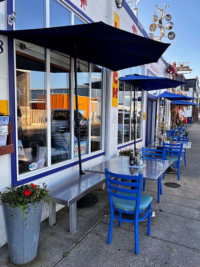 Sidewalk seating that lets you enjoy your meal with a side of people-watching and sea breeze. Blue chairs that match the ocean view—coincidence? I think not.