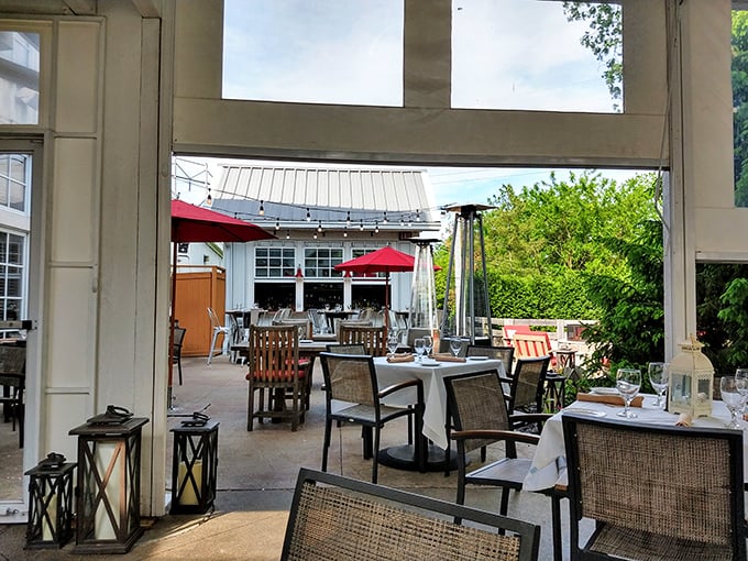 Outdoor dining that proves fresh air makes everything taste better, especially when paired with white tablecloths and lantern light.