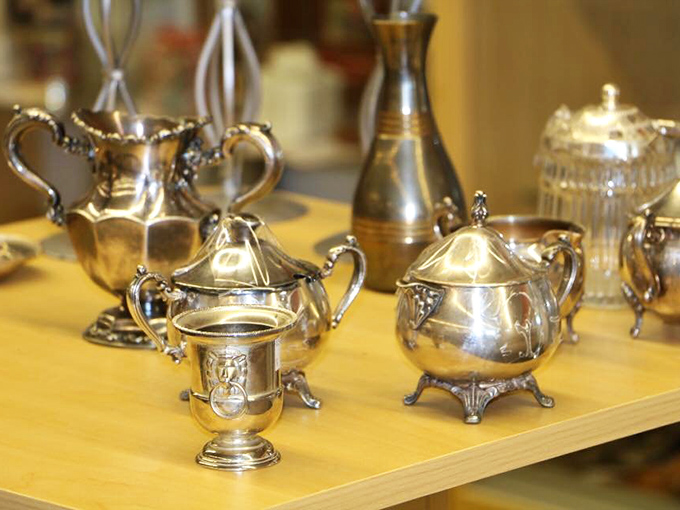 This silver tea service isn't just tableware – it's a downstairs-at-Downton fantasy waiting to happen in your dining room.