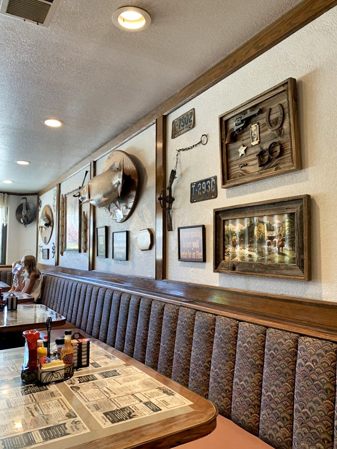 The walls tell stories of local history and outdoor adventures – a museum of mountain life that entertains while you wait for your food.