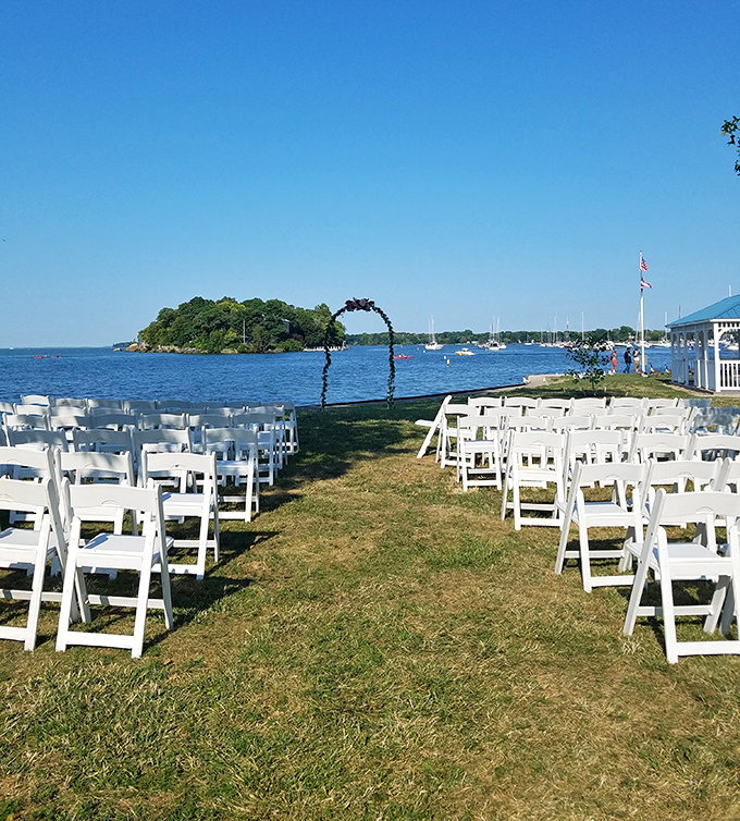 Something borrowed, something blue—Lake Erie provides the perfect backdrop for "I do" with no decorator required.