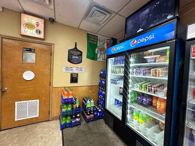 The drink cooler – because what goes better with perfect pizza than an ice-cold soda? Some pairings are just meant to be.