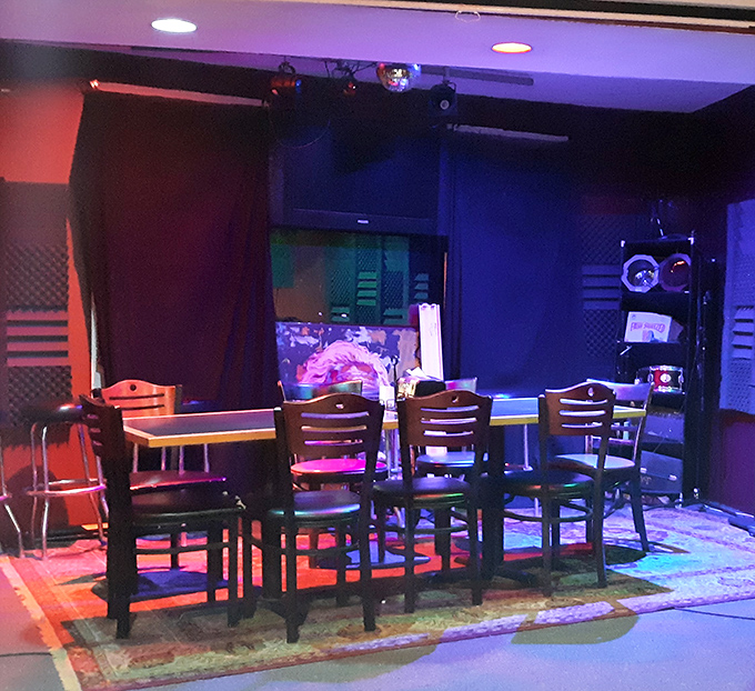 The stage is set for memories to be made. Those chairs aren't just waiting for people—they're waiting for stories, laughter, and the clink of glasses.