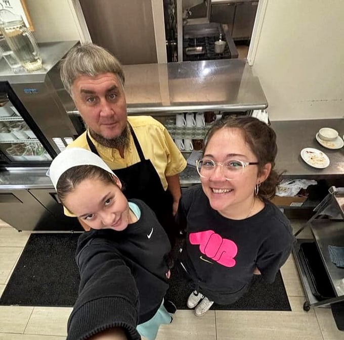 The kitchen—that magical realm where ordinary ingredients transform into extraordinary comfort food that keeps locals coming back for decades.