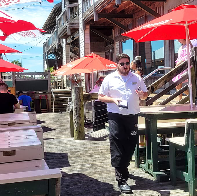 The outdoor dining area offers that quintessential Florida experience – fresh seafood enjoyed in the fresh air, with attentive service that makes everyone feel like a regular.
