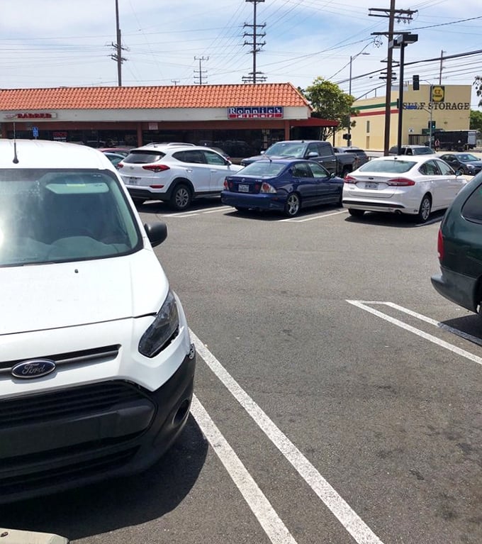A packed parking lot—the universal sign language for "something delicious is happening here."