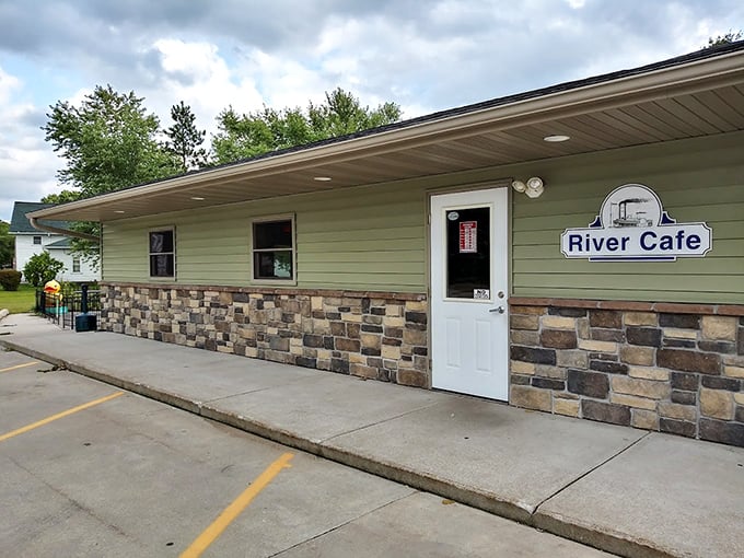 The River Café doesn't need fancy signage when the food speaks volumes. Local diners know authentic flavor trumps pretentious presentation every time.