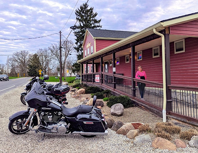 Even from the side, this charming building promises the kind of authentic barbecue experience worth seeking out.