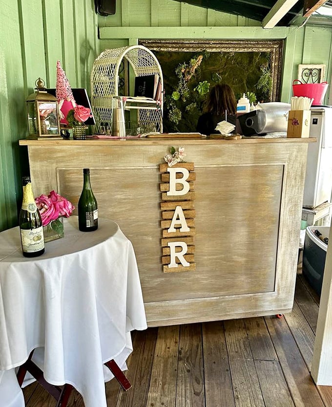 Even the bar says "charming cottage" rather than "watering hole"—a place where champagne feels right at home.
