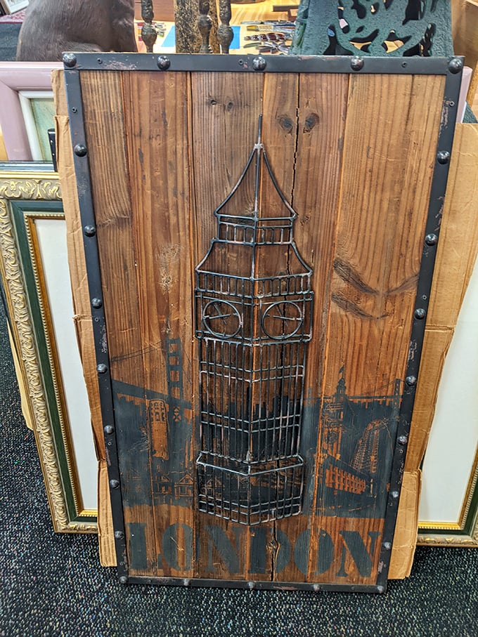 Rustic wall art featuring iconic architecture – perfect for adding character without breaking the bank.