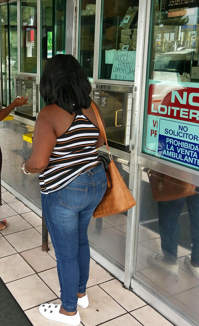 The Jim Dandy pilgrimage—locals know the routine and newcomers quickly learn the delicious ropes.