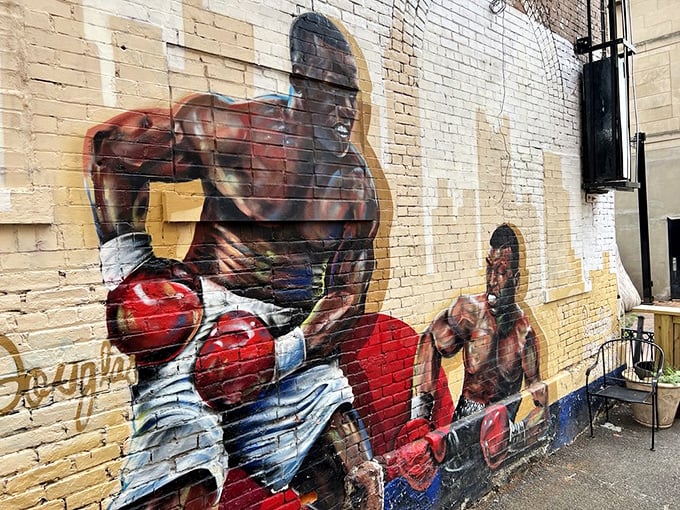 The boxing mural outside pays homage to the Ringside name, capturing the raw energy and spirit that infuses everything from the décor to the food.