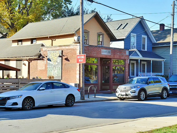The unassuming street view belies the culinary magic happening inside—like finding a Michelin-worthy meal in your favorite aunt's kitchen.
