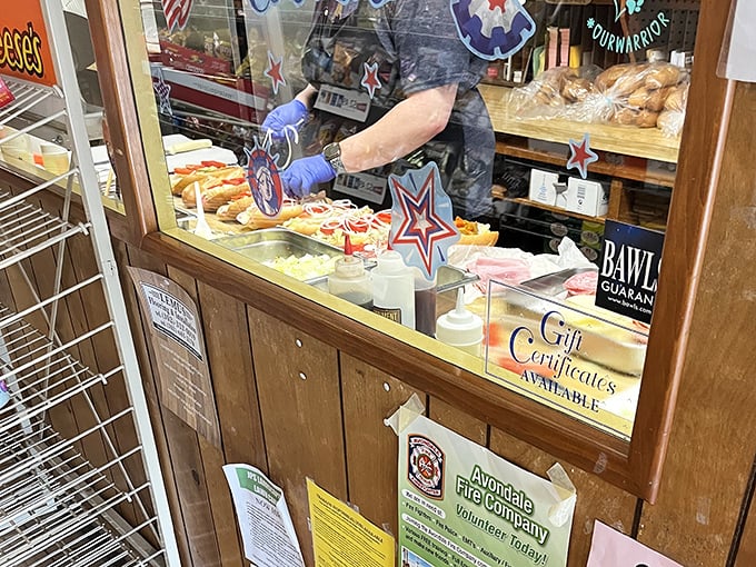 The counter experience – where Famous Amos meets Cheez-It while your sandwich is crafted just feet away. Anticipation never tasted so good.
