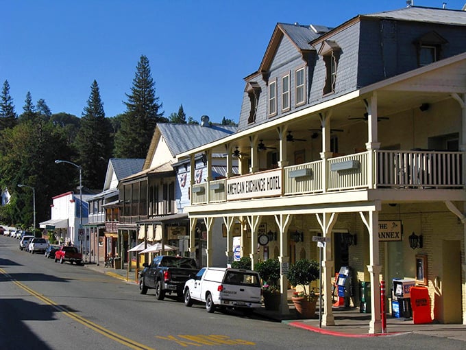Step back in time in Sutter Creek, California — a beautifully preserved Gold Rush town with historic hotels, classic storefronts, and a welcoming, walkable Main Street surrounded by Sierra Foothill charm.
