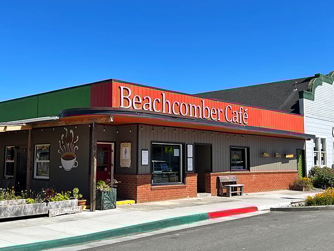 Coffee with a side of coastal charm. The Beachcomber Café serves up morning brews with the kind of views city folks pay therapists to visualize.