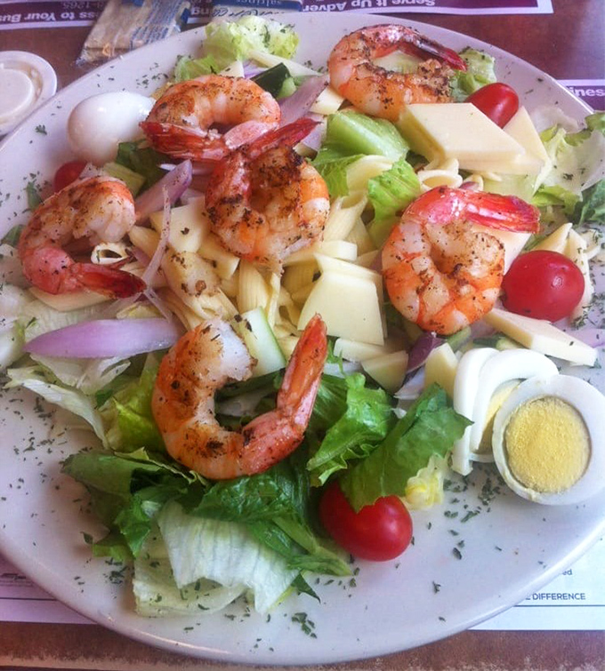 A shrimp salad that brings unexpected elegance to the diner experience. Fresh, colorful, and generous—just like everything else on the menu.