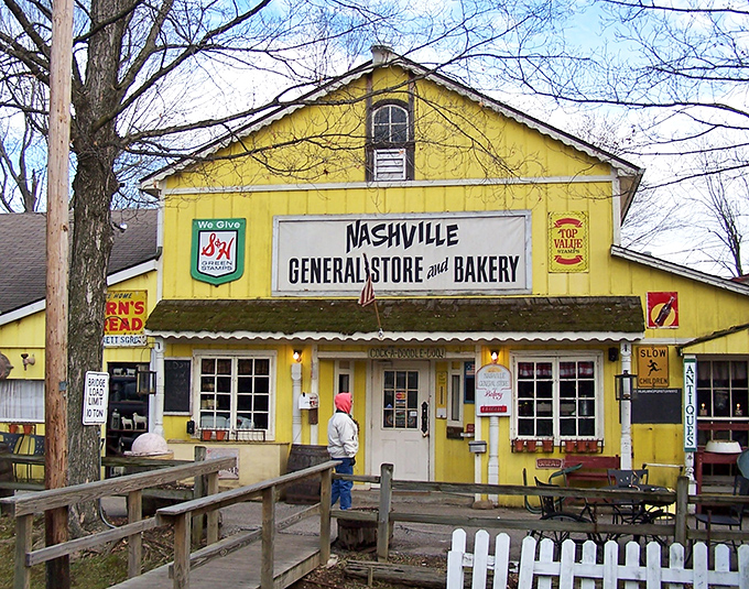 Nashville General Store & Bakery's aromas will lure you in from blocks away—resistance is deliciously futile.