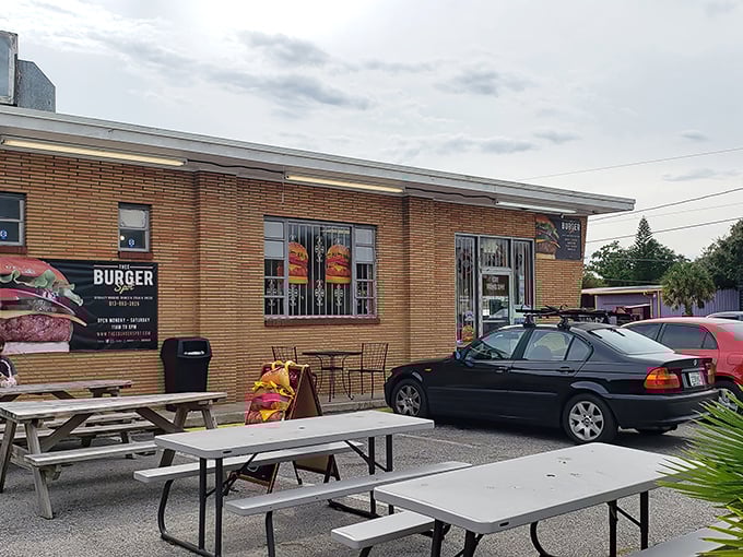 Picnic tables outside offer al fresco dining for those who can't wait to get home before devouring their prize.