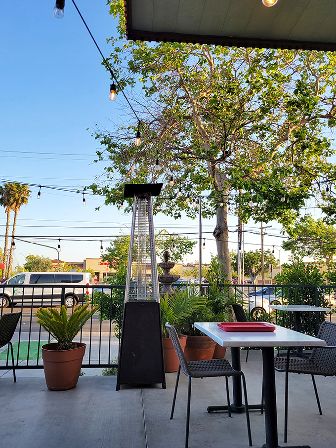 California sunshine and Mexican flavors – a match made in heaven. This outdoor seating area offers the perfect stage for your torta's grand performance.