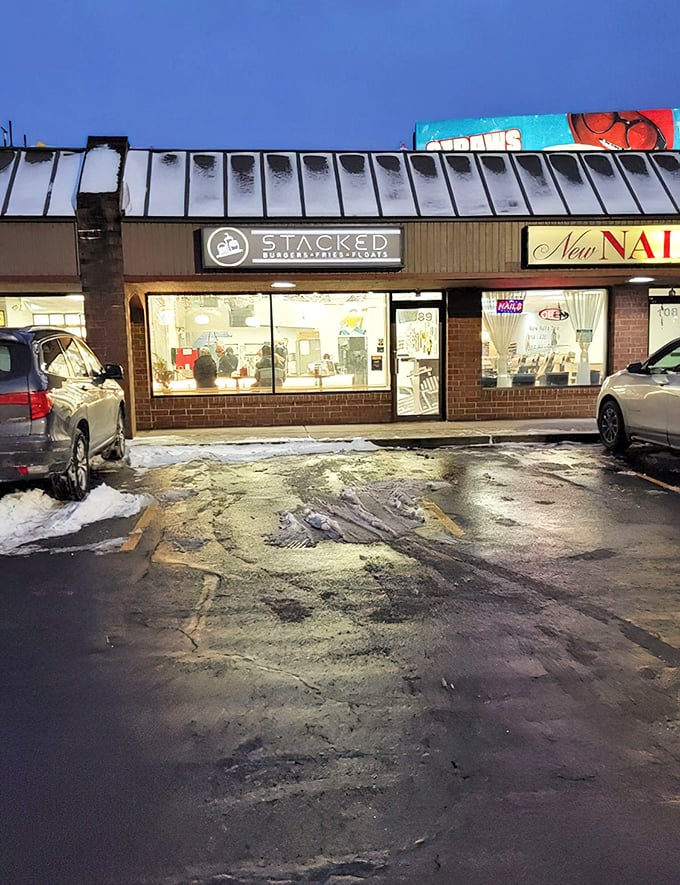 Even in winter, burger enthusiasts brave the elements—proof that no weather can stand between humans and exceptional food.
