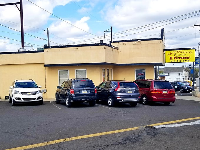 A parking lot full of Pennsylvania plates tells the real story. When locals choose to eat here, you know you've found the genuine article.