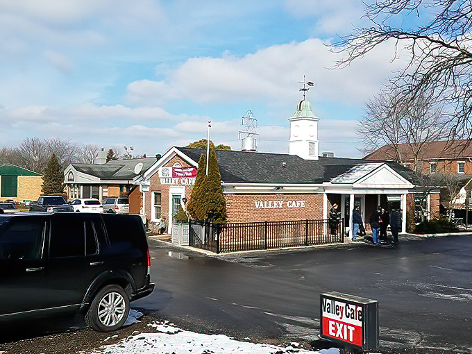 Even on a winter day, Valley Café's parking lot fills with cars bearing license plates from counties far and wide—taste knows no boundaries.