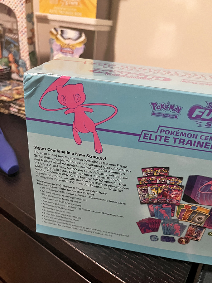 Elite Trainer Boxes: the Swiss Army knife of Pokémon collecting. Everything you need for victory packaged in eye-catching artwork.