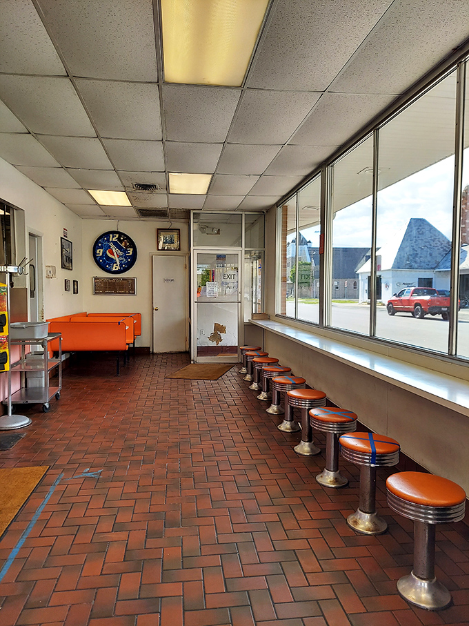 The counter seating along the windows offers prime people-watching with your chili – Findlay's version of dinner and a show.