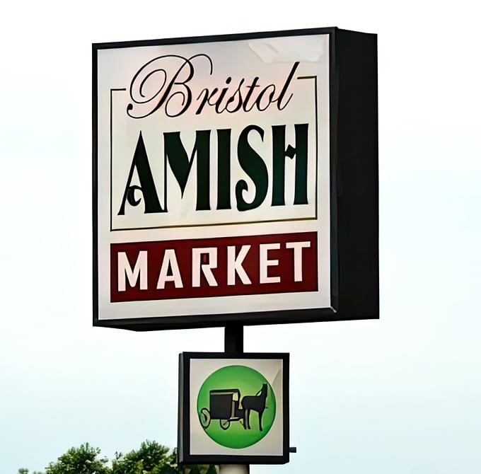 This sign has guided more food pilgrimages than most GPS systems ever will.