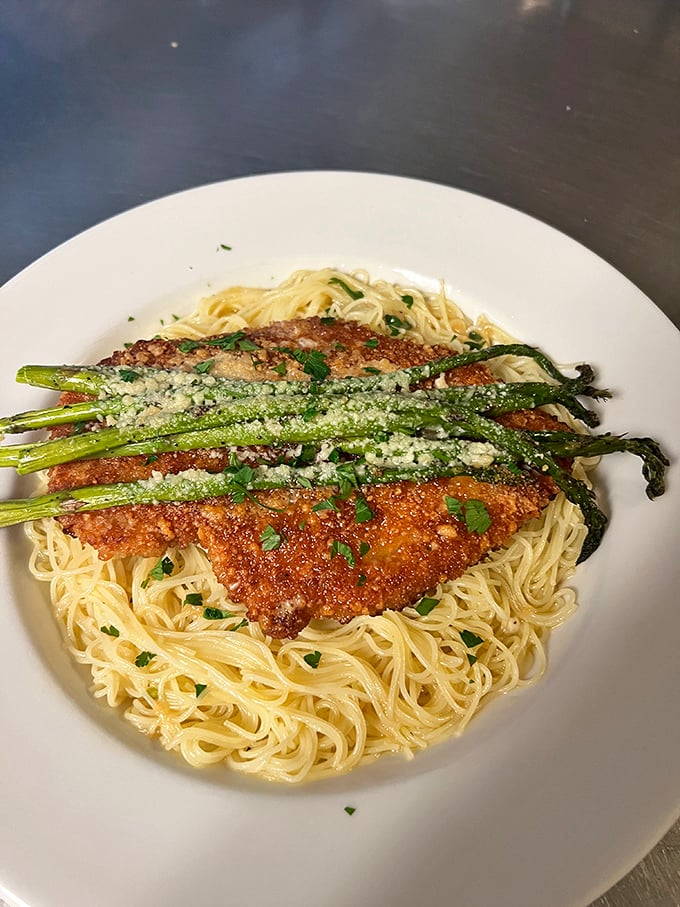 Angel hair pasta living its best life with perfectly seared chicken and asparagus. Simplicity that doesn't need to shout.
