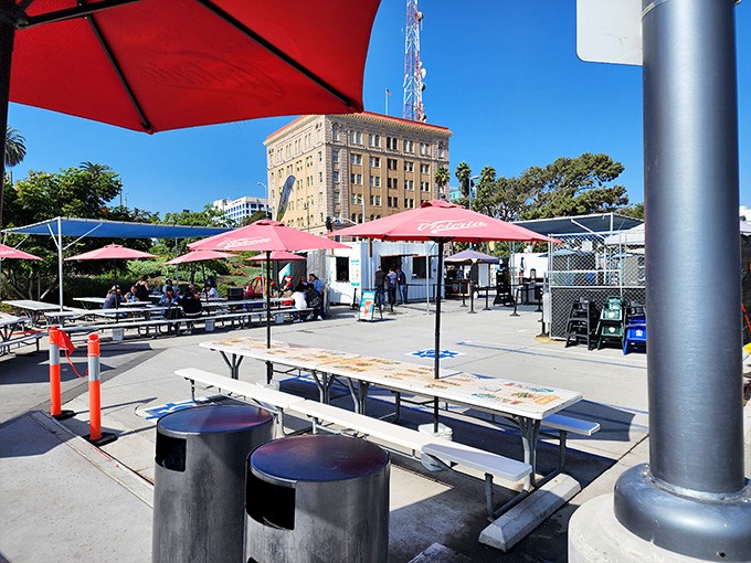 Al fresco dining under California blue skies – where picnic tables become the setting for memorable seafood feasts.