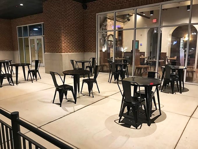 Fresh air dining that proves good food tastes even better under Carolina's beautiful skies.