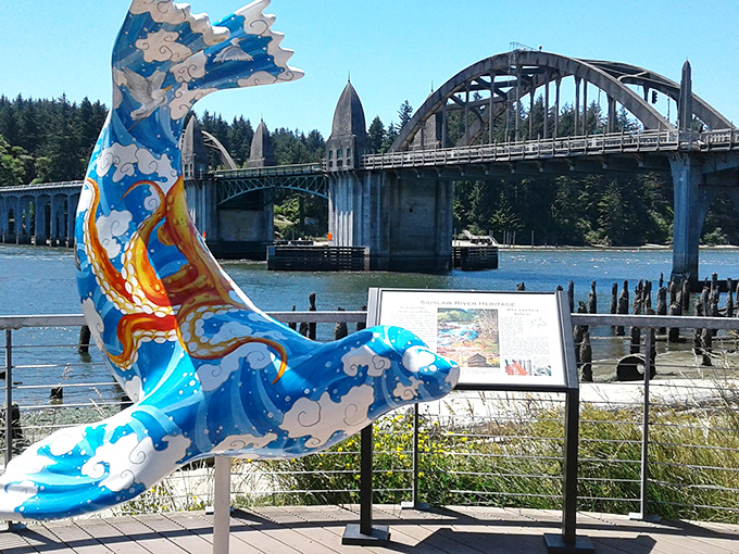Painted sea lions remind you that Florence takes its coastal wildlife seriously, even in sculpture form.
