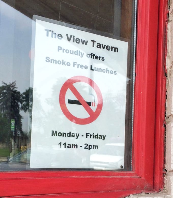"Smoke Free Lunches" – because nothing should come between you and the flavor of those legendary burgers on weekdays from 11-2.