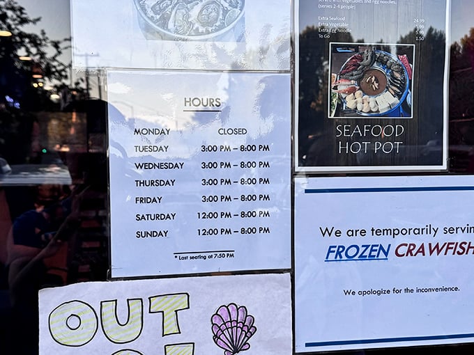 Those magical hours when Claw Shack opens its doors – commit them to memory or risk facing a day without spectacular seafood.
