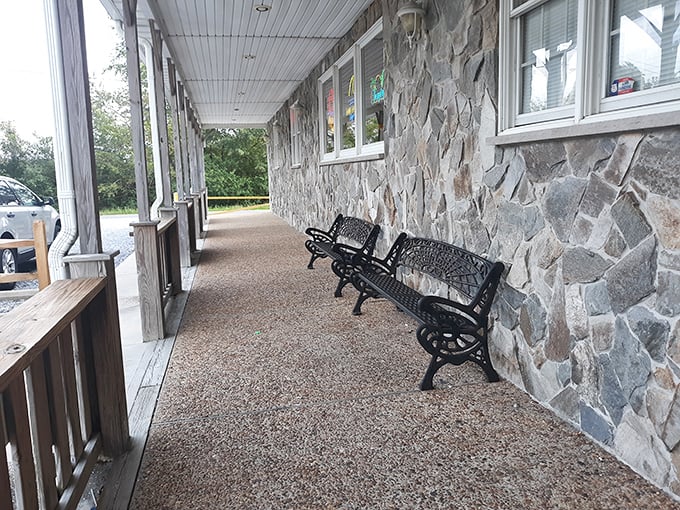 Stone walls and comfortable benches—the perfect waiting area for contemplating which seafood treasure you'll tackle first.