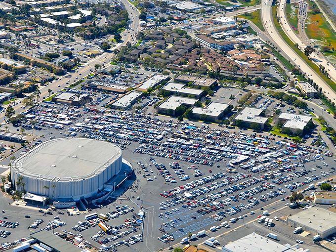 From above, Kobey's resembles an elaborate board game—thousands of players moving strategically between spaces, each hunting for their perfect find.
