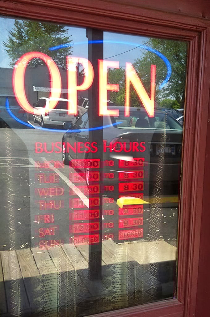 These hours are worth memorizing—the difference between satisfying your Thai food craving and facing the crushing disappointment of a locked door.
