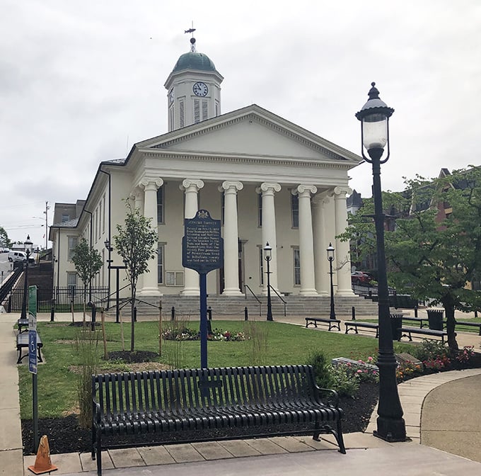 Bellefonte's courthouse commands respect with those imposing columns. Justice looks particularly photogenic in Greek Revival architecture.