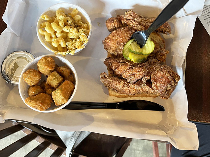 Crispy chicken tenders with mac and cheese—proof that Pappy's doesn't just excel at barbecue, but at all forms of comfort food.
