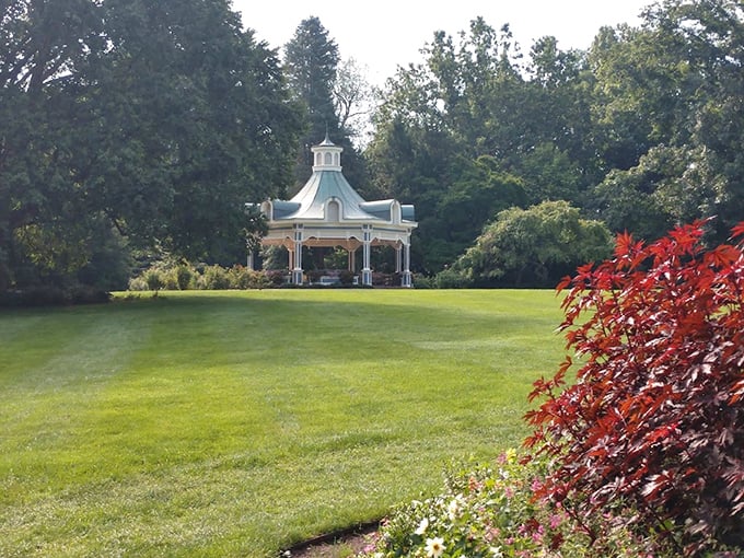This gazebo in Fellows Riverside Gardens looks like it's waiting for either a wedding proposal or the world's most civilized picnic – possibly in that order.