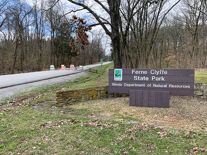 The unassuming entrance sign – like finding the door to Narnia in an ordinary wardrobe, what lies beyond will transform your Illinois expectations.