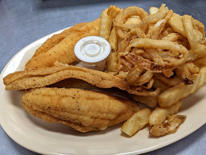Flounder that tastes like it just had a brief conversation with the fryer. Crispy, golden, and served without pretense—seafood as it should be.