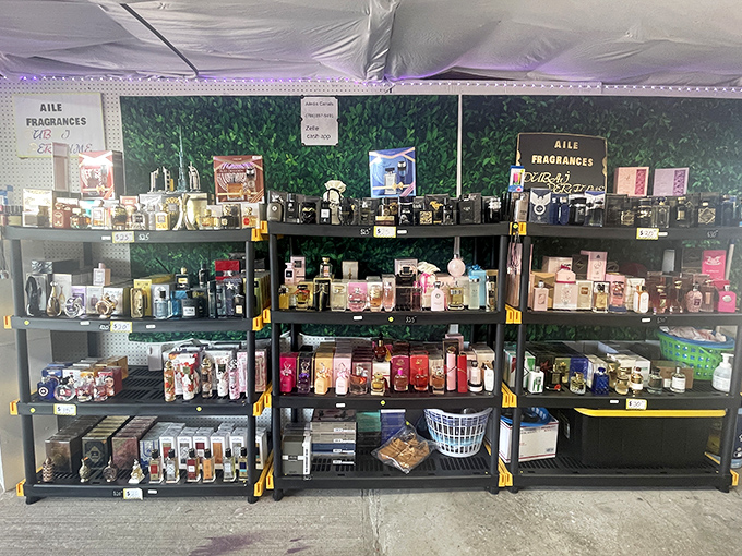 Designer fragrances at flea market prices – because smelling like a million bucks shouldn't cost it.