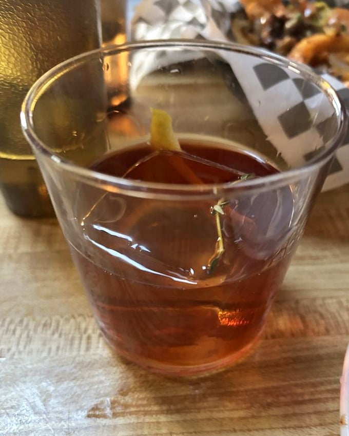 An old fashioned that means business. The perfect whiskey companion to cut through rich barbecue—like a well-dressed friend who always tells the truth.